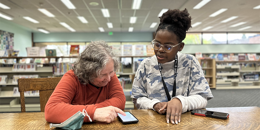 Teen Tech Tutors Program Brings Generations Together at the Olympia ...